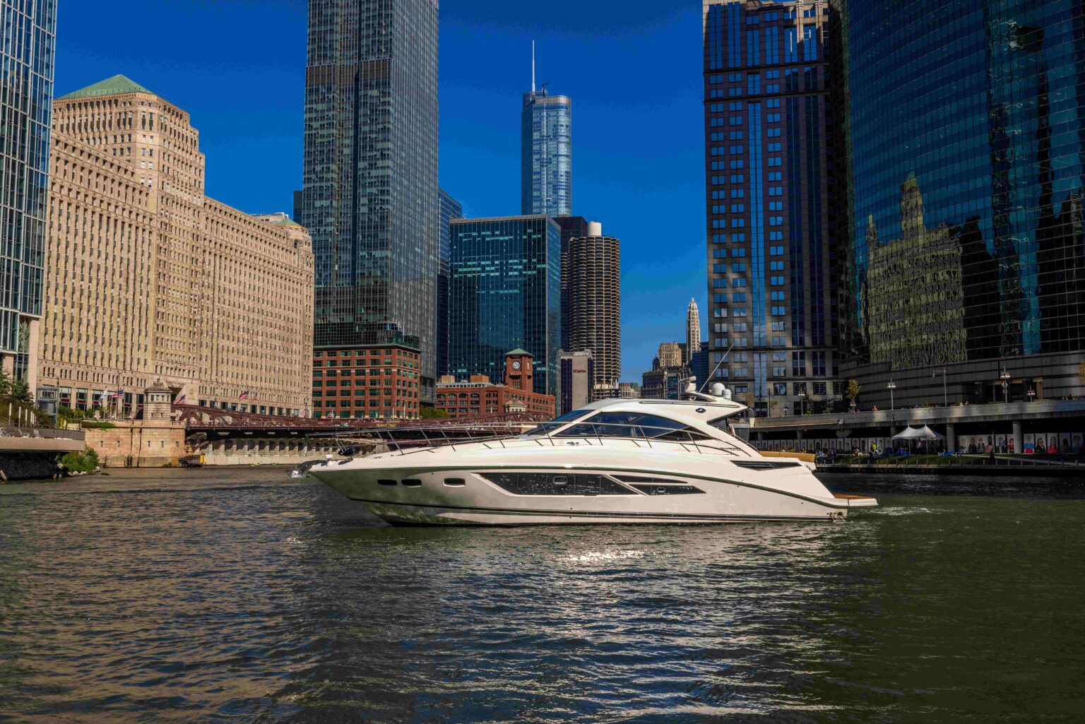 Pinnacle’s Sea Ray Sundancer 510 Powerboat - WELCOME TO PINNACLE YACHTS