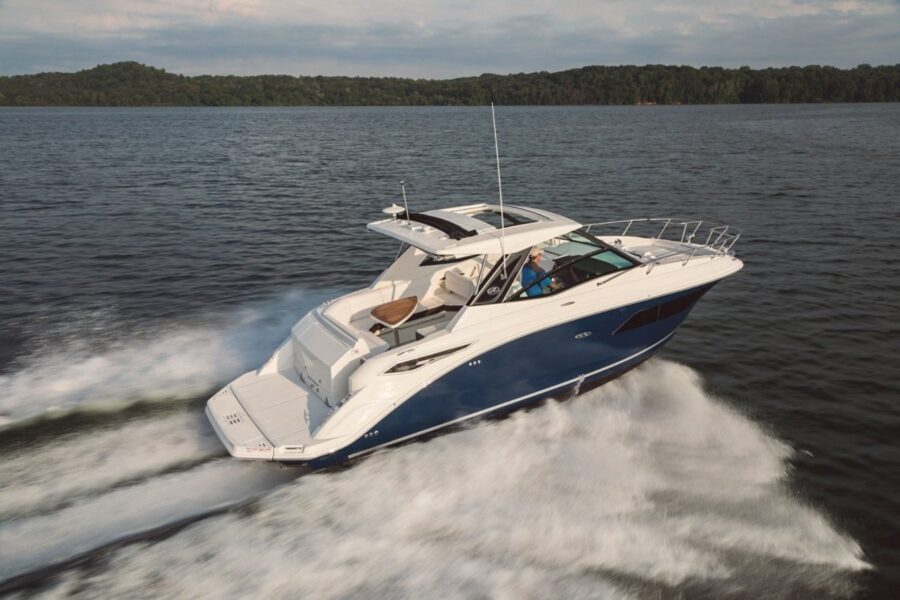 Pinnacle’s Sea Ray Sundancer 320 Powerboat - WELCOME TO PINNACLE YACHTS
